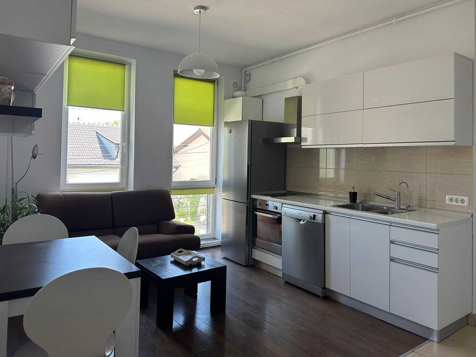 Girocului-3 camere-decomandat-centrala proprie-parcare privata-etaj 1 ...