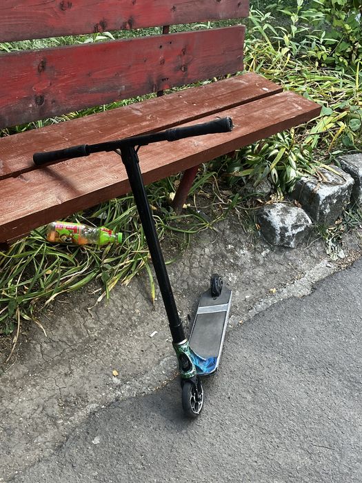 Trotinetă freestyle Blunt Prodigy S8 Scratch Miercurea-Ciuc • OLX.ro