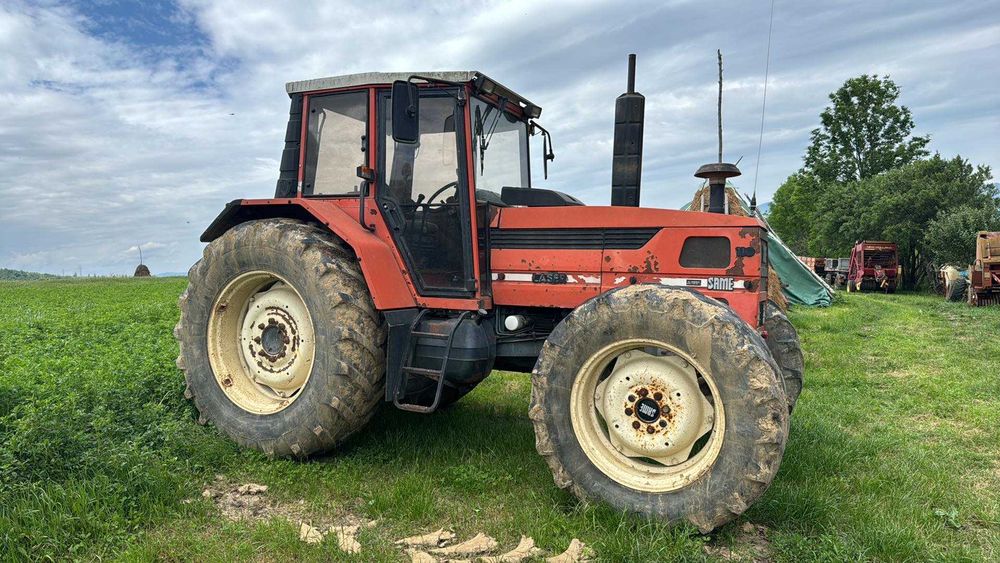 Tractor John Deere Presa Claas plug coasa international new holland Pui ...