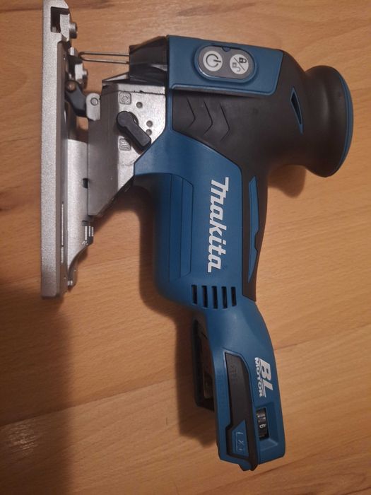 MAKITA ЗЕГЕ DJV 181 + 2 батерии 3AH 18V гр. София Младост 1 • OLX.bg