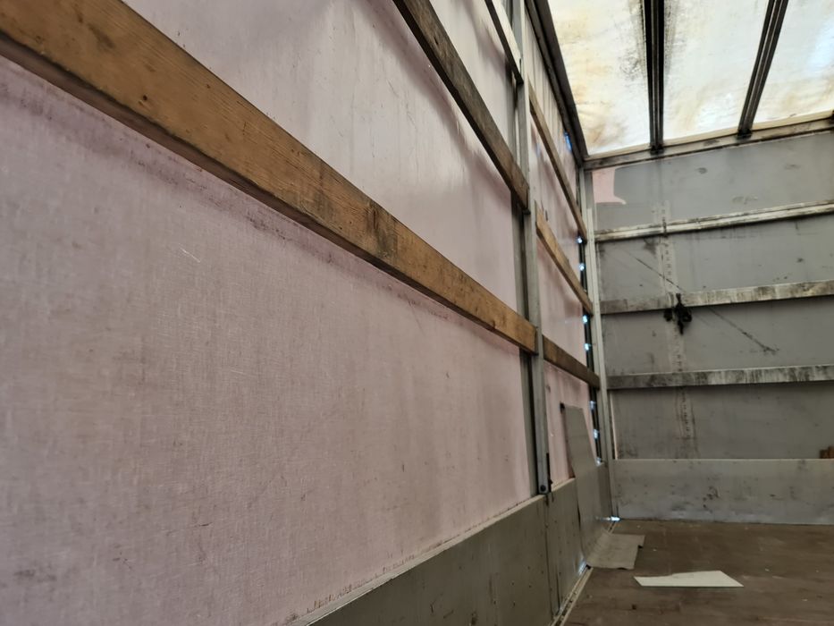 Bena cu obloane și prelata Mercedes Sprinter Ford Transit iveco daily ...