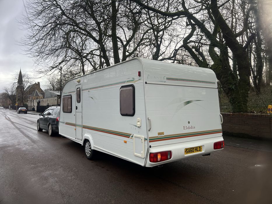 Rulota Elddis Avante fix bed Pecica • OLX.ro