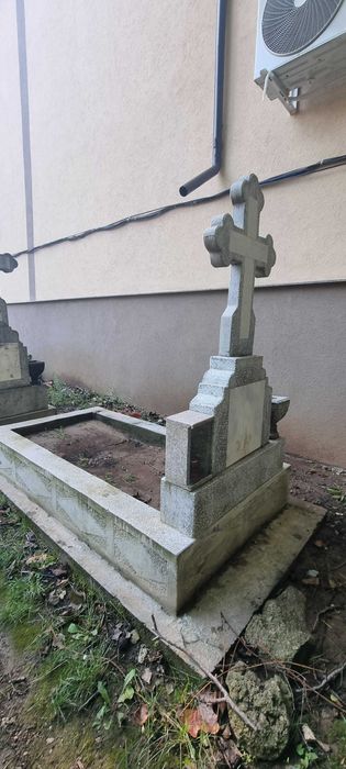 Loc de veci Cimitir Pantelimin 2 Buciumeni • OLX.ro