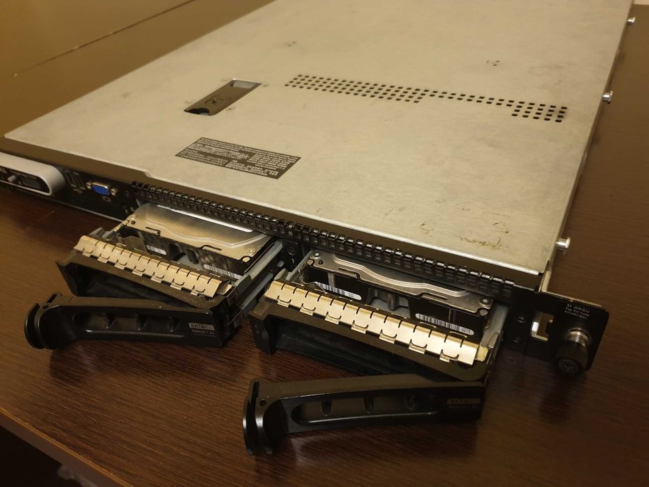 Enterprise Server Dell PowerEdge R300 Targu-Mures • OLX.ro