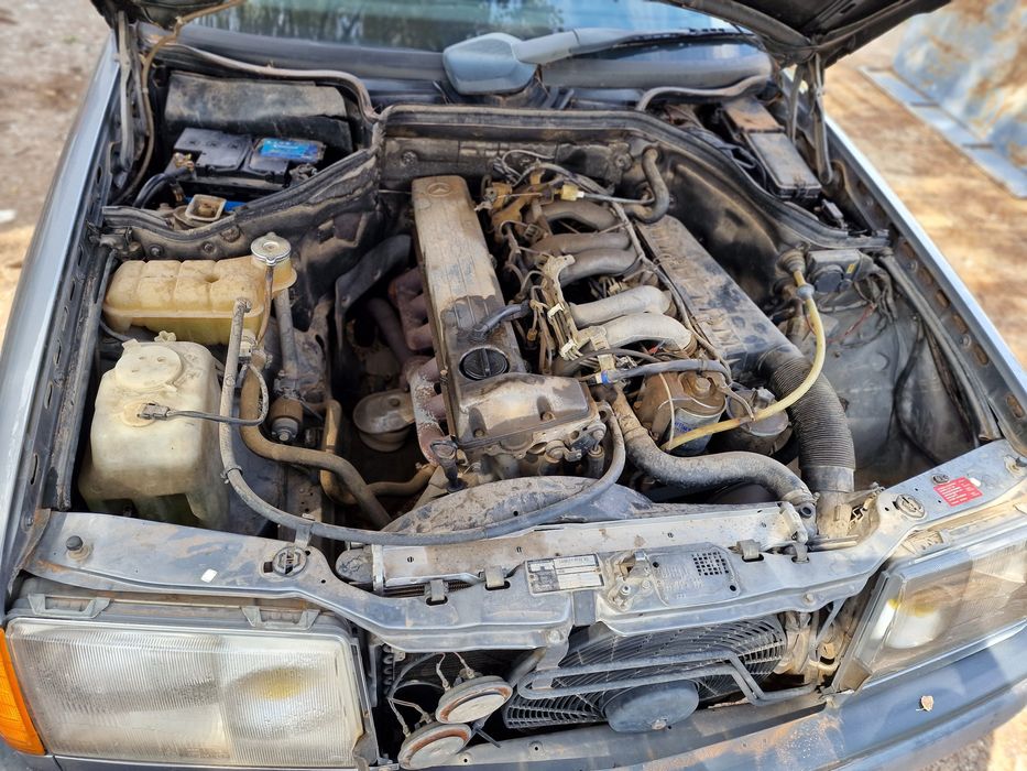 Mercedes W124 E300D motor 3.0 an 1987 diesel Craiova • OLX.ro