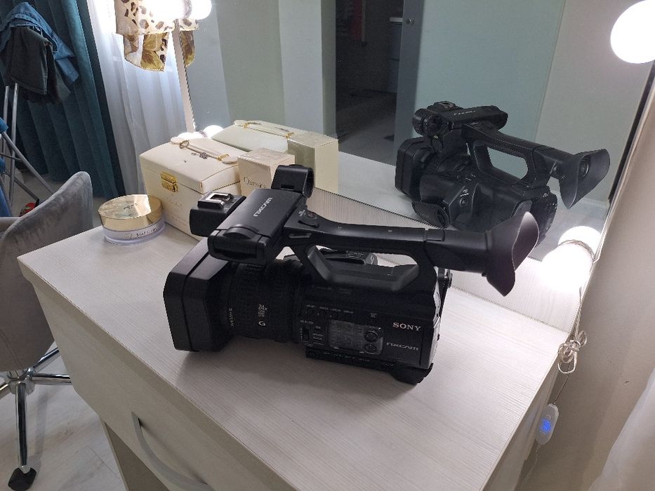 Vand camera video profesionala Sony NX100 stare impecabila ca noua ...