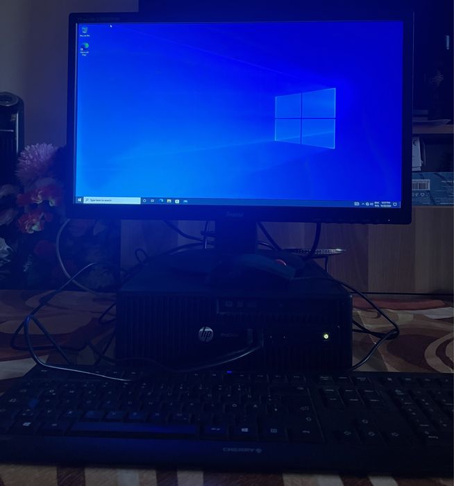 Sistem PC cu monitor Oradea • OLX.ro