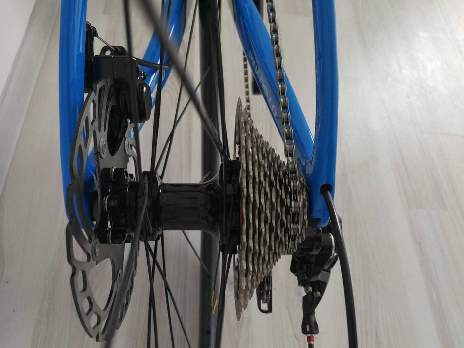 Bicicleta cursiera full carbon: cadru, ghidon, roti. Marime S. Noua ...
