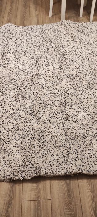 Covor Vindum(IKEA) 200/270 cm cu fir lung, foarte puțin folosit. Reghin ...