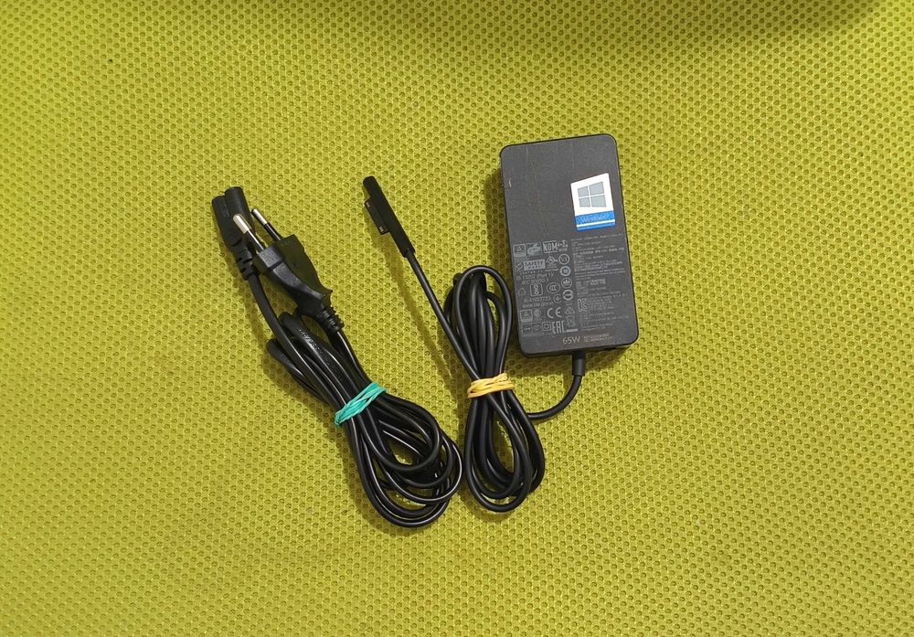 Incarcator alimentator Microsoft Model 1706 65 Watt Surface Cluj-Napoca ...