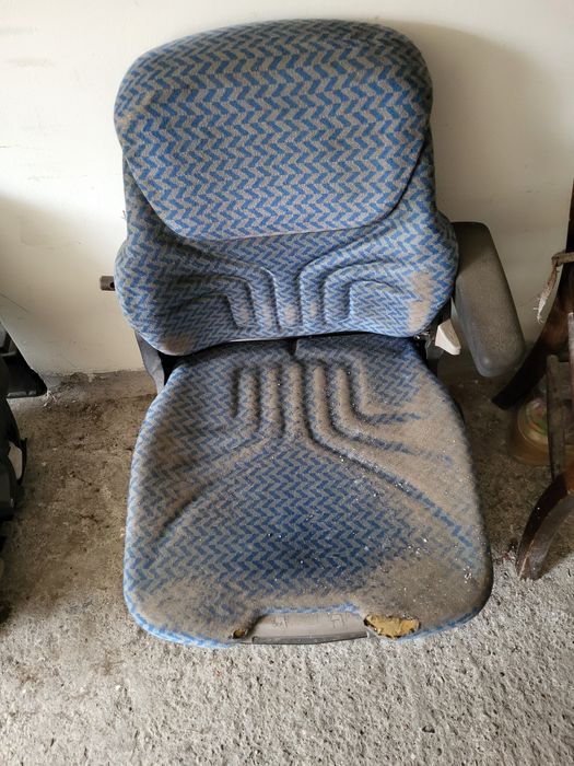 Scaun tractor Grammer perna de aer Targu-Mures • OLX.ro