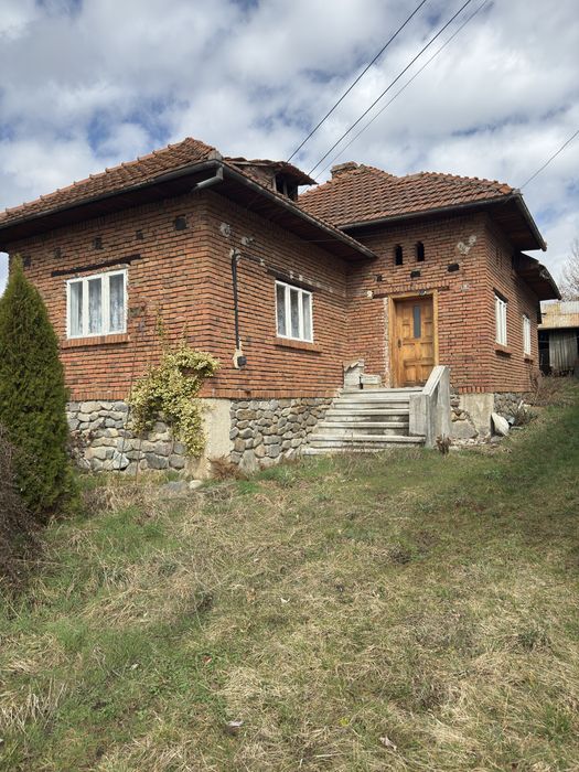 Casa de vanzare !!! Stanesti • OLX.ro
