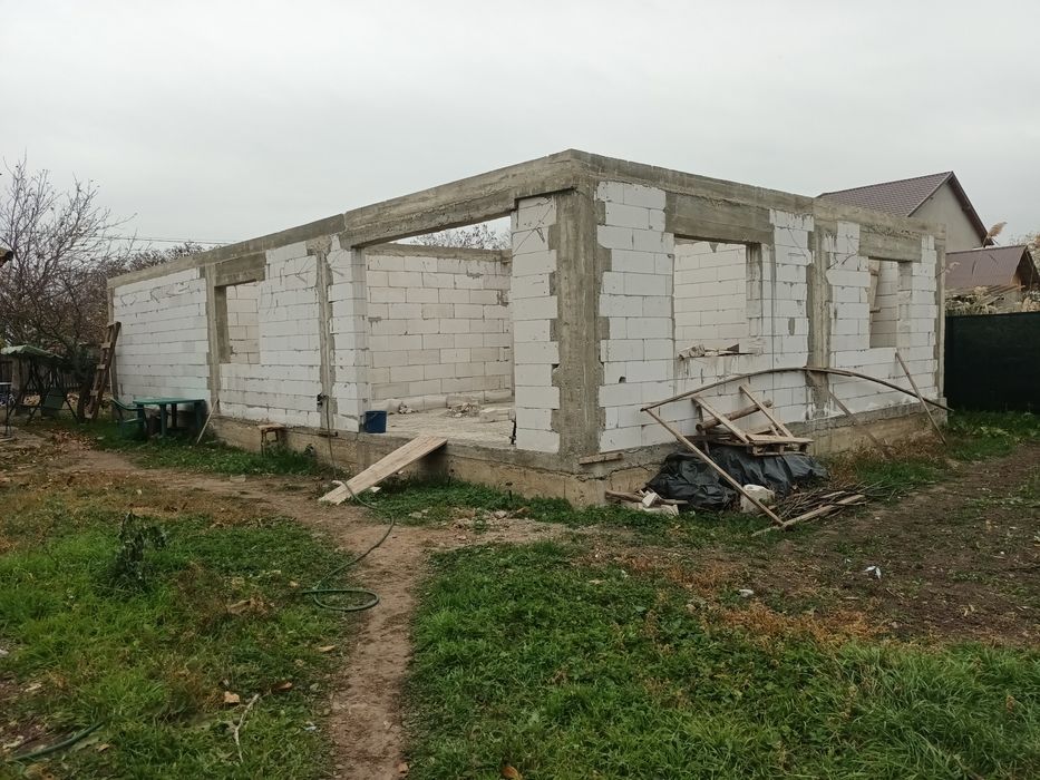 Casa de vanzare la țară Boldesti-Gradistea • OLX.ro