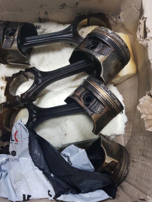 Pistoane piston vw Golf 4 Bora Audi A2 1.6fsi 81 kw cod motor BAD 81kw ...