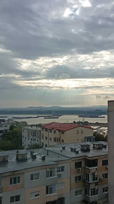 Apartament foarte spatios Micro 21 Galati • OLX.ro