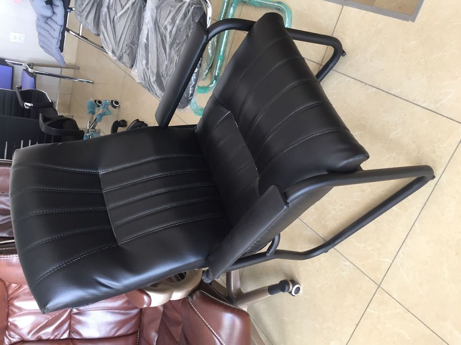 ""Прочное и мощное кресло для офиса."": 455 000 so’m - Ofis mebeli Toshkent на Olx