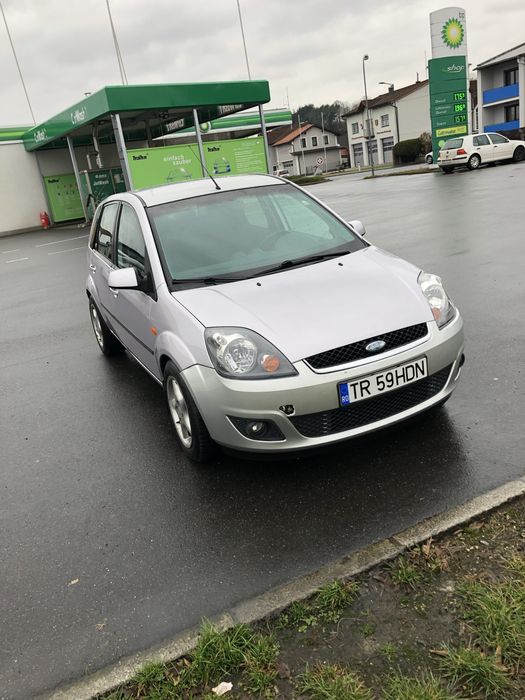 Ford Fiesta 1.4d 135.000km Reali Valeni • OLX.ro