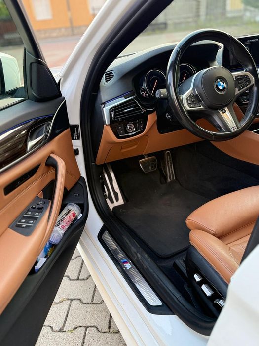 Bmw G30 X drive led navi M-pachet Oradea • OLX.ro