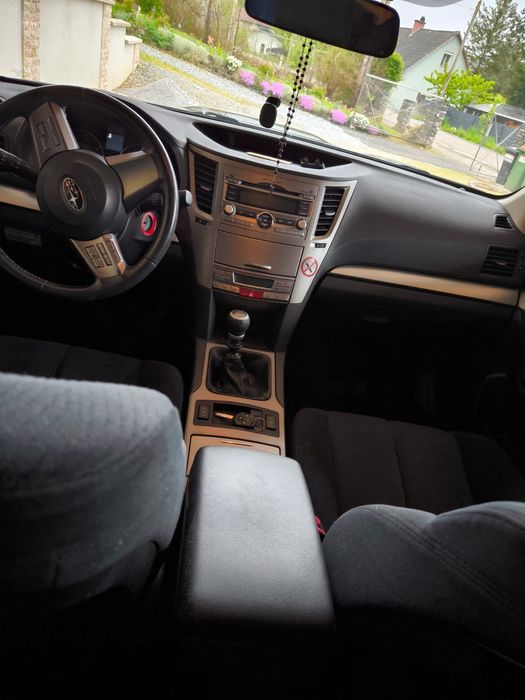 Vând Subaru outback cu motor defect Viile Apei • OLX.ro