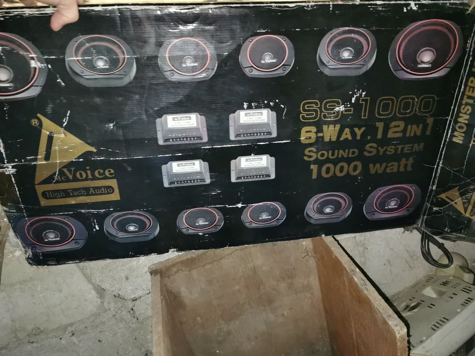 Boxe auto sistem 12 boxe dintre care 2 subwoofer +4 crossover Ploiesti ...