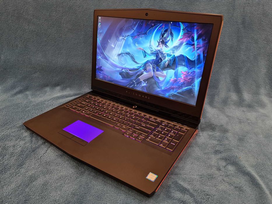 Alienware 17",intel core i7-7820HK, GTX 1080, 16 gb, ssd 1 tb,(defect ...