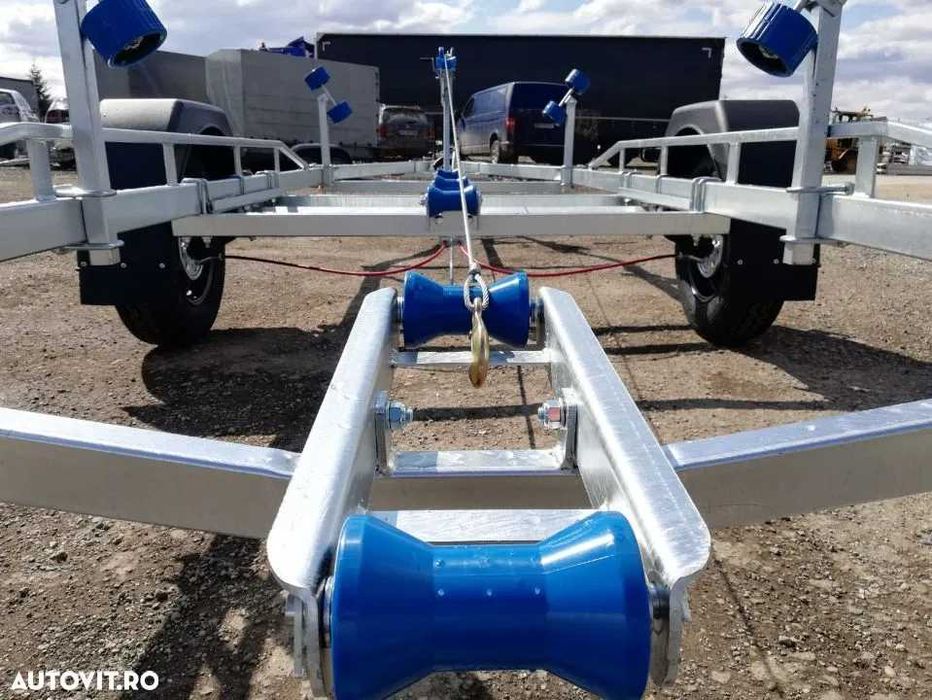 Peridoc barca Neptun NAVI 4m-7m / 90cm-140cm 1300kg Braila • OLX.ro