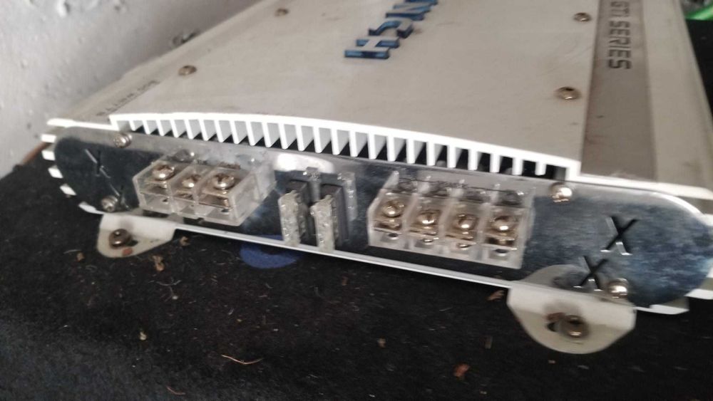 Pachet bass statie amplificator subwoofer Crunch CRB350 Buzau • OLX.ro