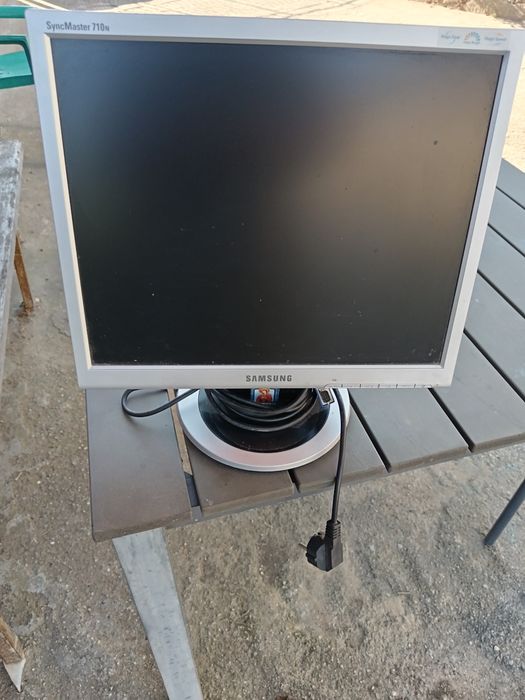 Монитор Самсунг 17инча гр. Габрово Беленци • OLX.bg