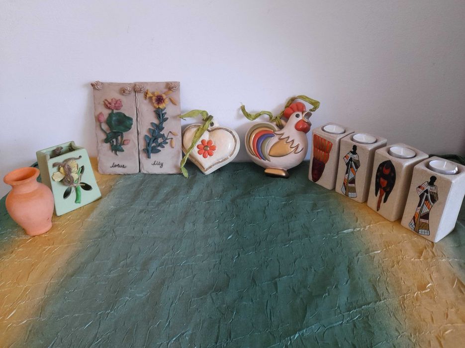 Decorațiuni - deosebite sfesnice, vaze mici si aplice din ceramica ...