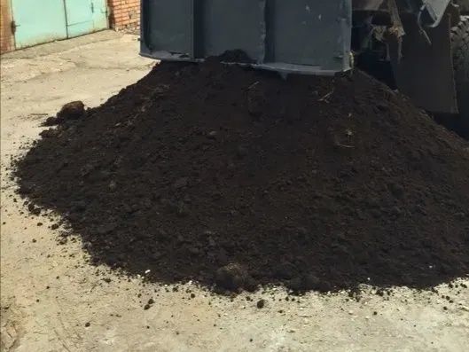 Pamant negru vegetal Vanatori • OLX.ro