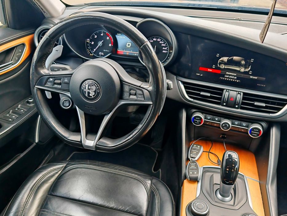 Alfa Romeo Giulia 2018 2,2d 180cp EURO 6 FULL Padele var BMW Audi VW ...