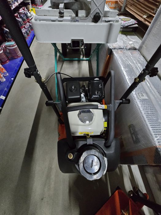 Placa compactoare BISONTE PC90H 97 kg motor Honda GX160 5,5 cp Pascani ...