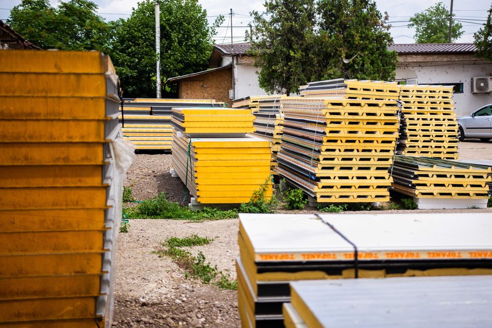 Panouri sandwich noi si calitatea 2 Suceava • OLX.ro