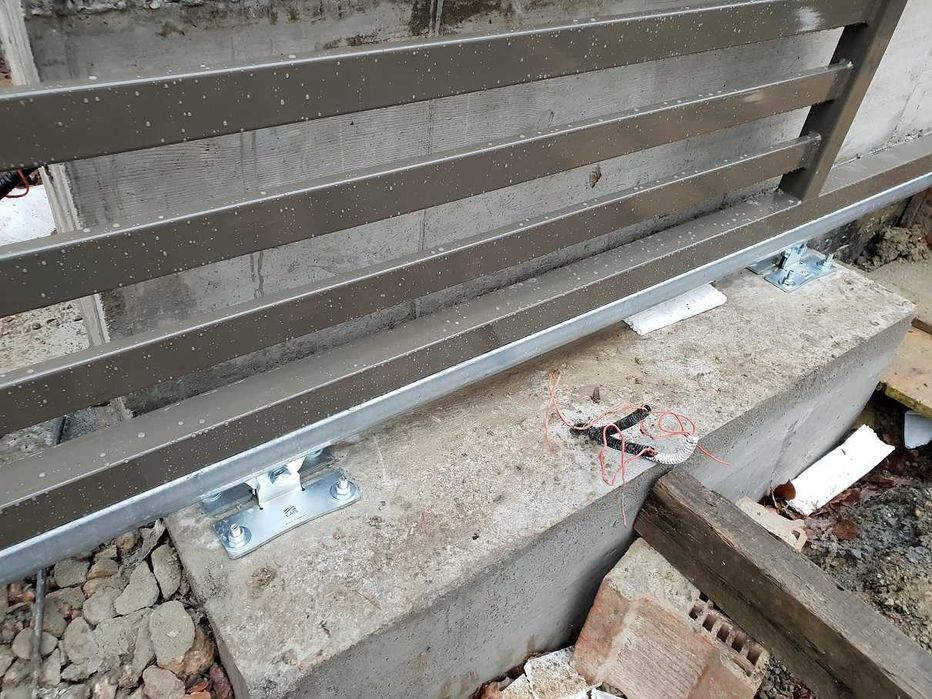 Feronerie poarta autoportanta max 4m, porti culisante in consola, CAIS ...