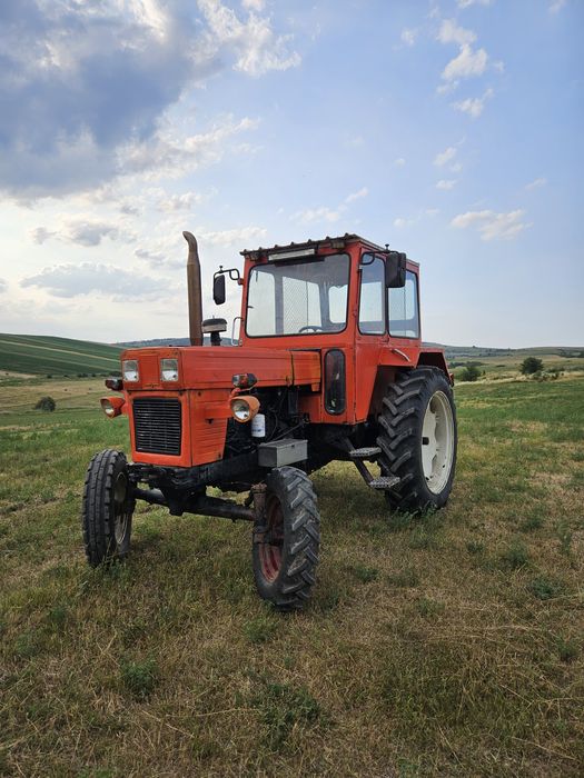 Tractor Universal 650 Brasov • OLX.ro
