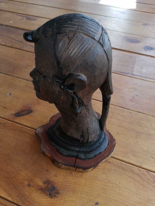 Statuetă din lemn de abanos Brasov • OLX.ro