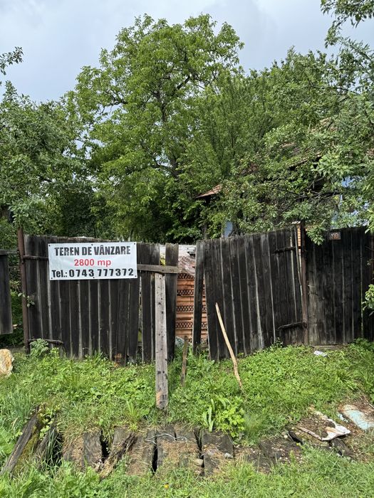 Vand teren cu casa batraneasca demolabila Fizes • OLX.ro