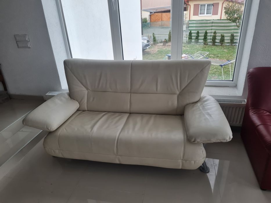 Canapele si fotolii din piele naturala bovina Lotrioara • OLX.ro