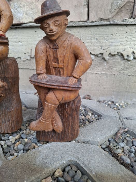 Statueta de lemn vechi, ambele 150ron Sabed • OLX.ro