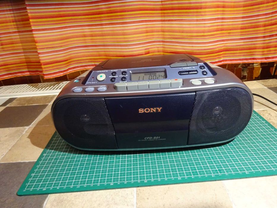 Radio-casetofon retro SONY CFD-S01 Campulung • OLX.ro