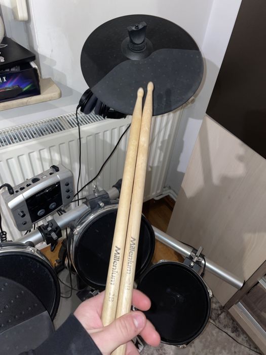 Set de tobe electronice/electrice millenium + bete 2B Pitesti • OLX.ro