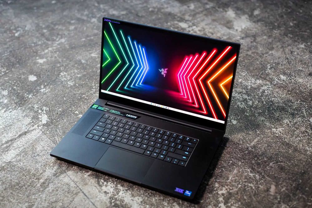 Razer Blade 17 QHD 240Hz i9-12900H 16GB Ram Nvidia RTX 3070Ti 8GB 1TB ...