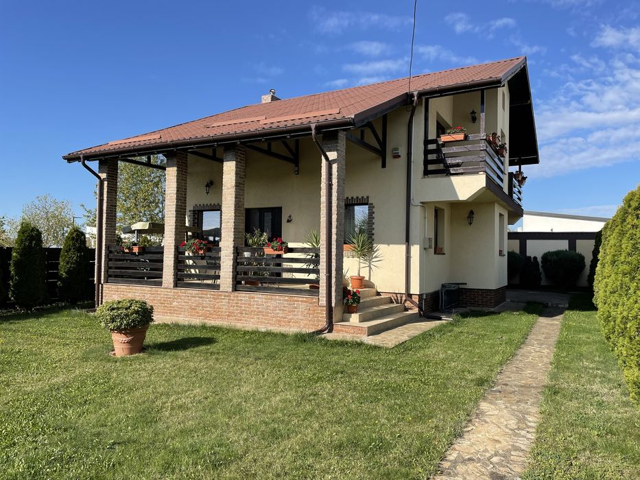 Vand casa 3 camere , mobilata si utilata aproape de padure Paulesti ...