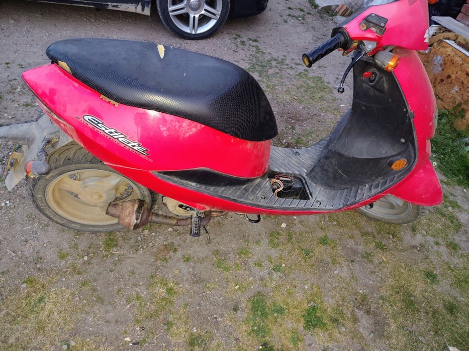 Vând scuter Suzuki estilete Honorici • OLX.ro
