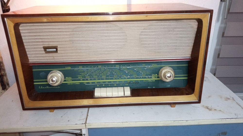 Radio vechi românesc Siculeni • OLX.ro