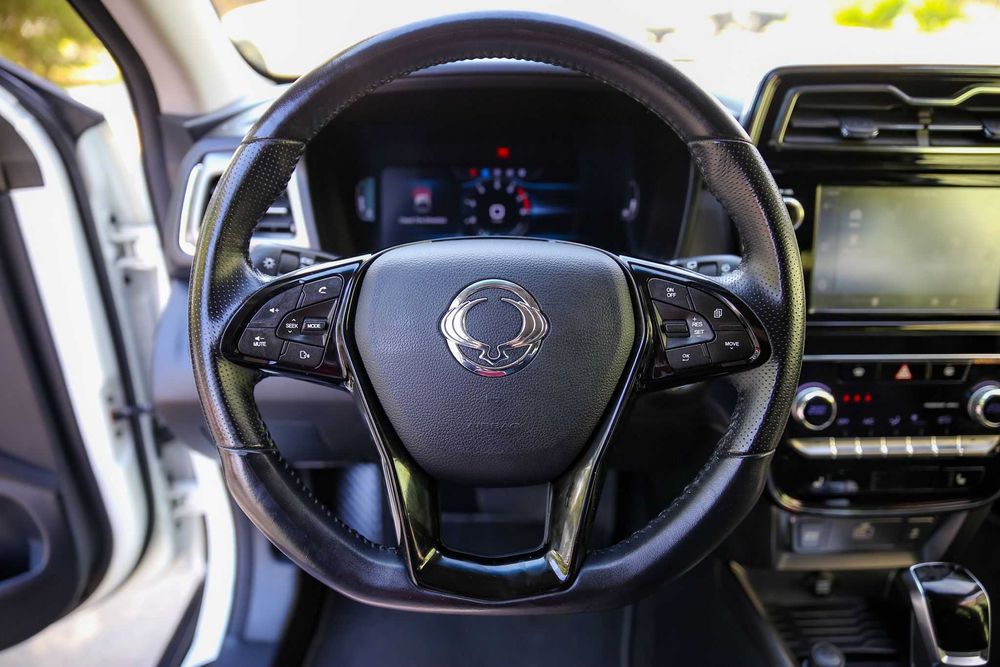 Vand auto SsangYong - model TIVOLI X150 DLX 1.5 GDI163HPFWDA6 Titu • OLX.ro