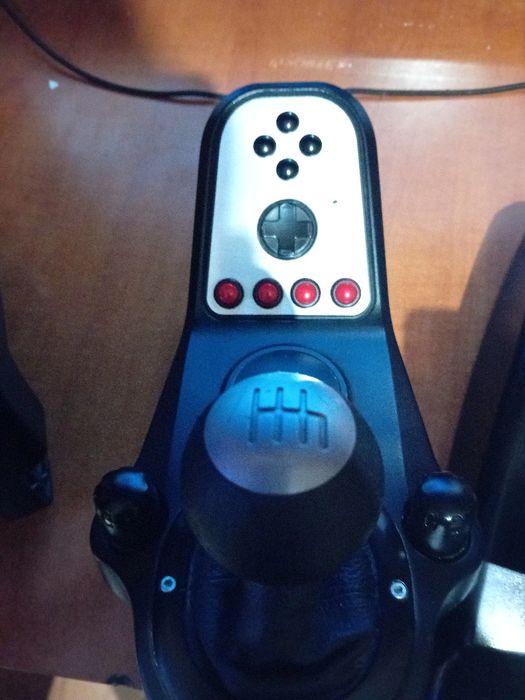 Vand volan Logitech g27, schimbător și pedale Buzau • OLX.ro