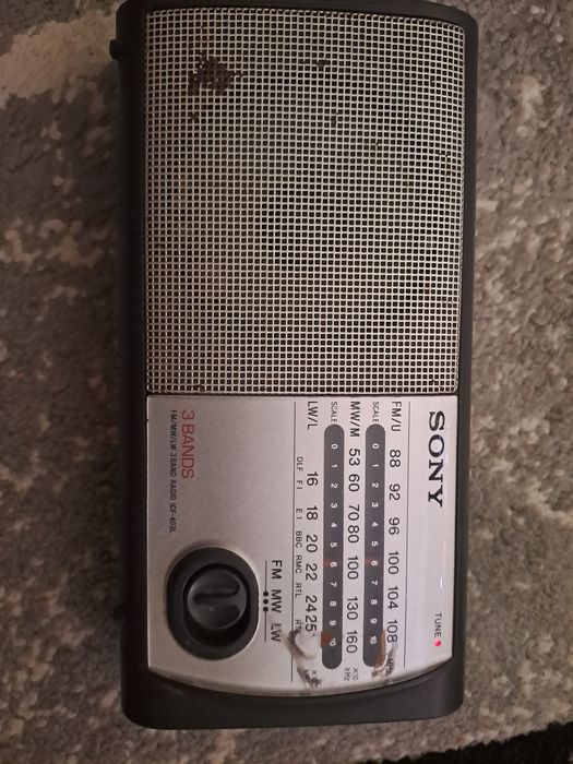 Vand sony icf-403L 23 August • OLX.ro