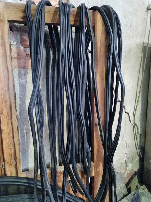 Уплътнение уплътнения за врата врати Bmw бмв е90 ф10 е39 е91 е46 е60 гр Ловеч Широк център • Olx Bg