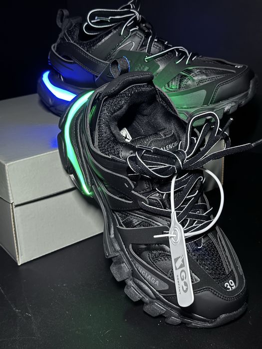 Balenciaga track Led м-т Ален мак • OLX.bg